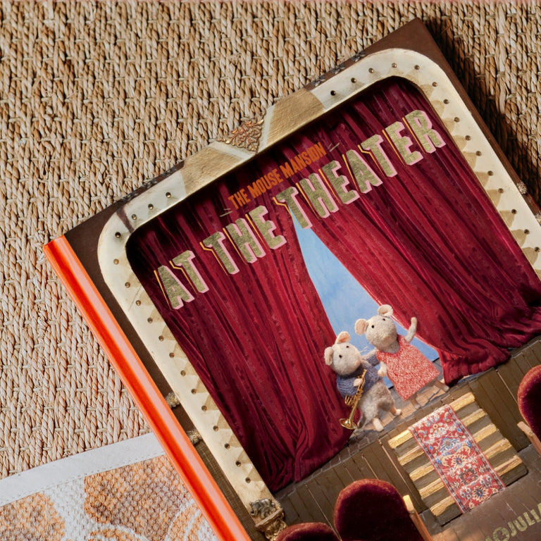 The Mouse Mansion - At the theater - Sam & Julia - Children's Books